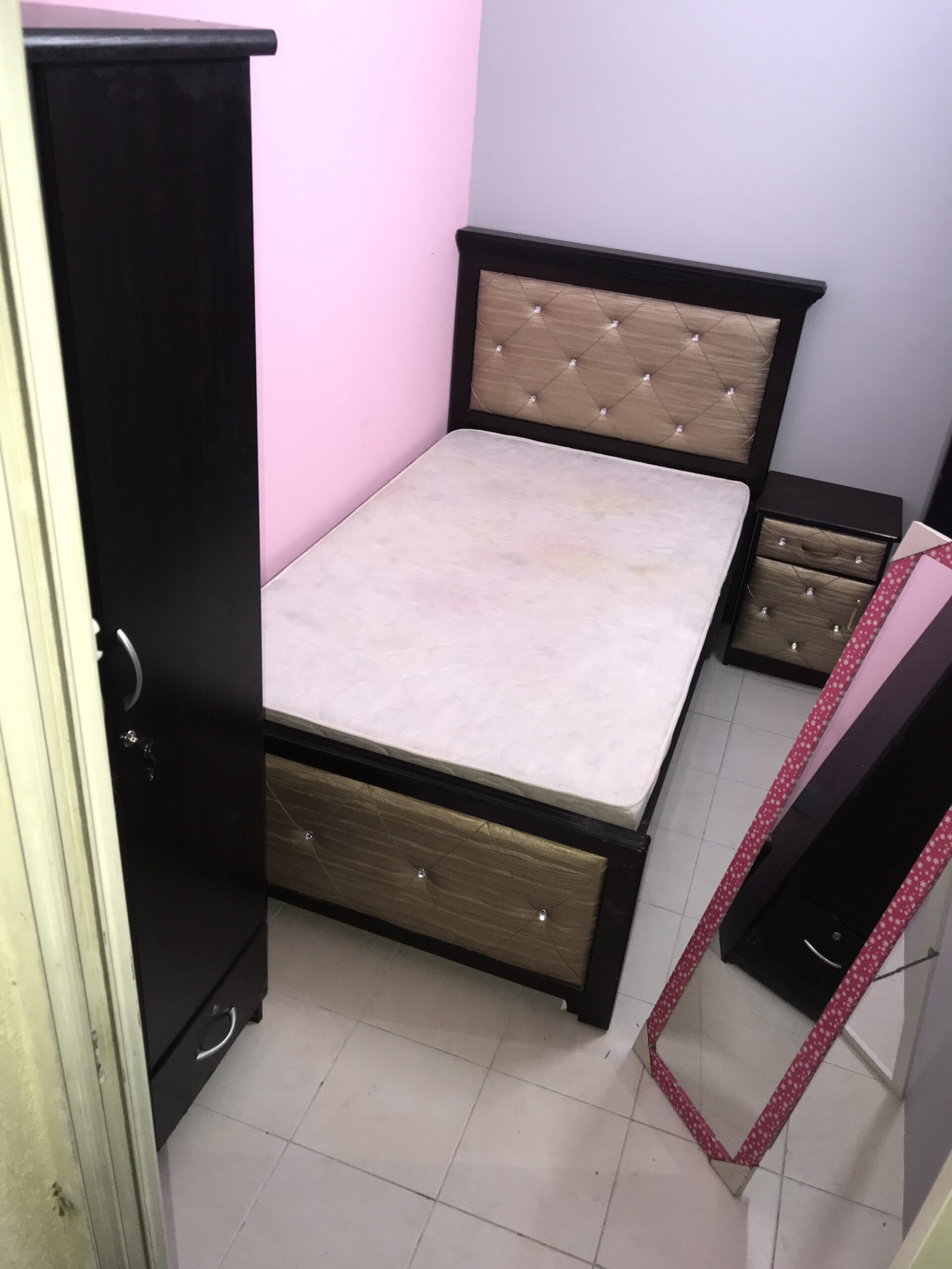 Partision Room Available Burjuman | ewaar