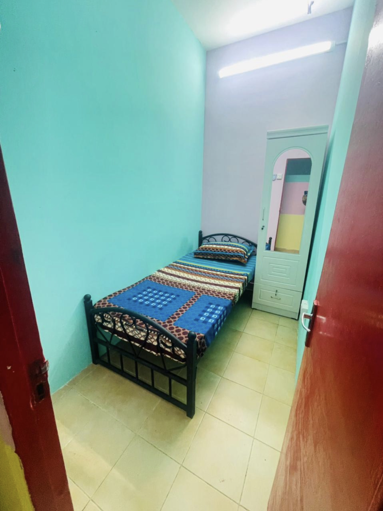 Partition Available In Burjuman Metro Station Exit 4 Area Near To
